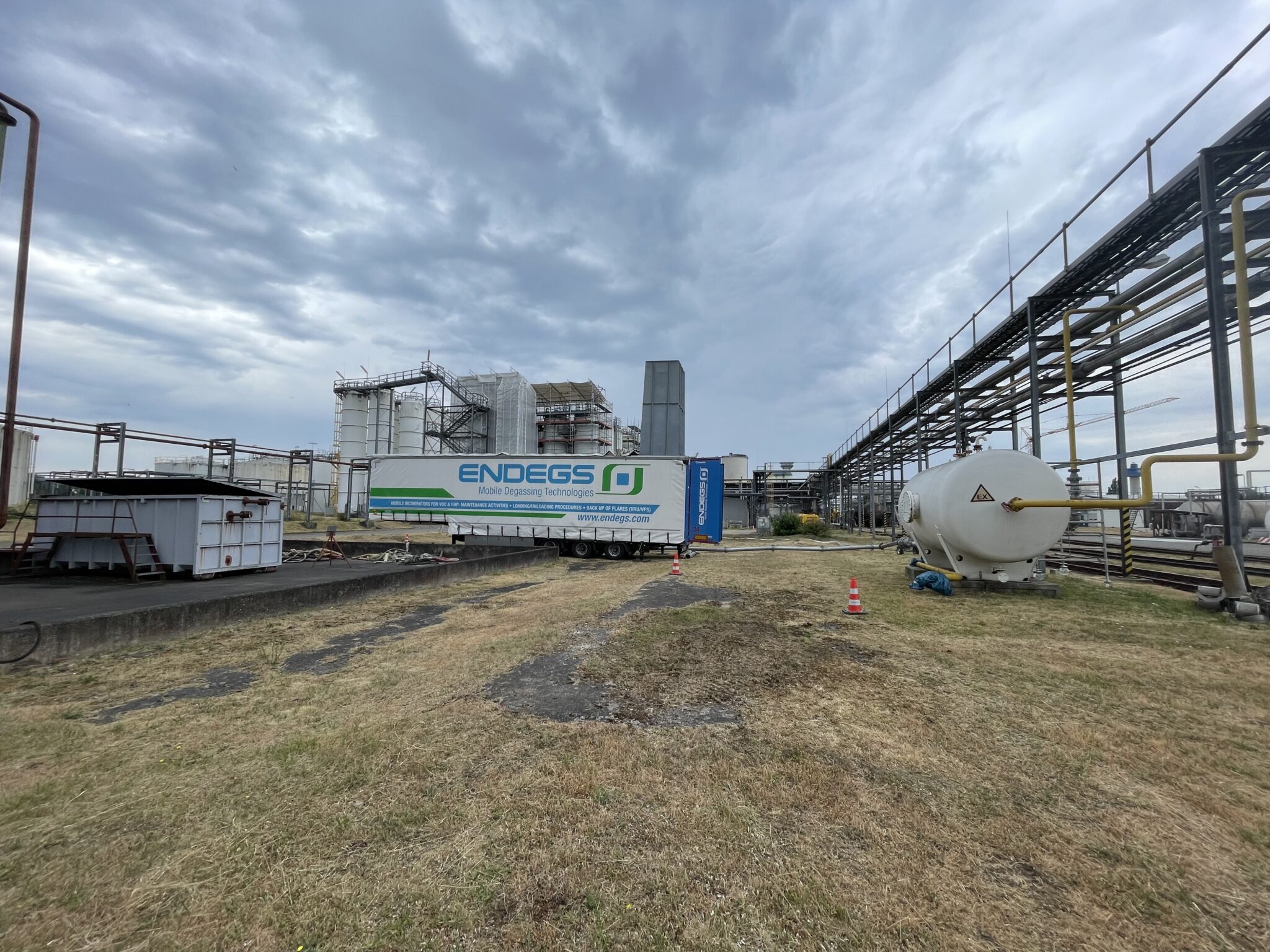 Temporary replacement of stationary vapor recovery units